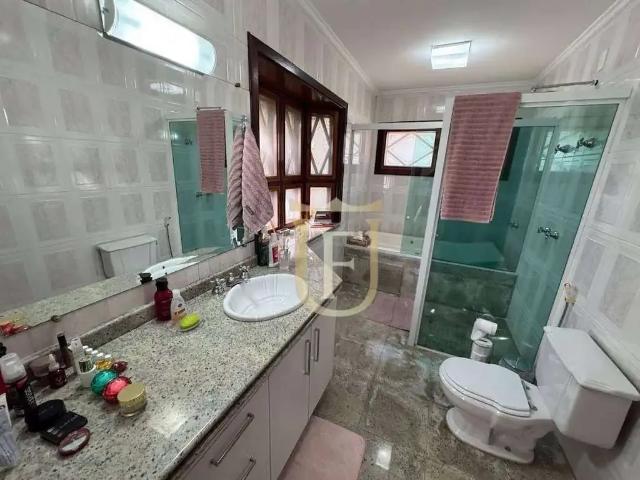 Casa / Sobrado em Condomínio para Venda em Vinhedo/SP Marambaia 6 Quartos