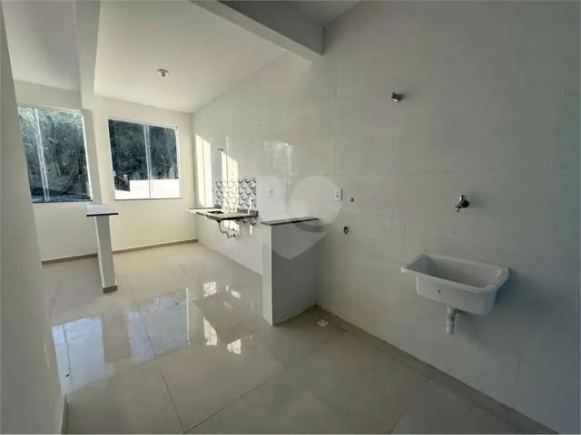 Casa / Sobrado em Condomínio para Venda em Volta Redonda/RJ Roma 2 Quartos