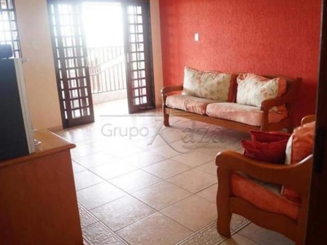 Casa Sobrado em Caçapava