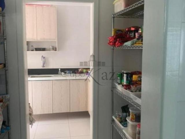 Casa Sobrado em Caraguatatuba