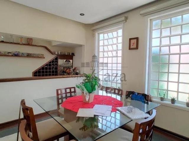 Casa Sobrado em Esquina Jardim Siesta 3 Dormitórios 235,66m² Estuda permuta