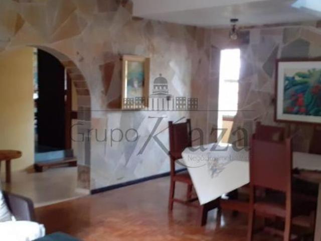 Casa Sobrado em Jacareí