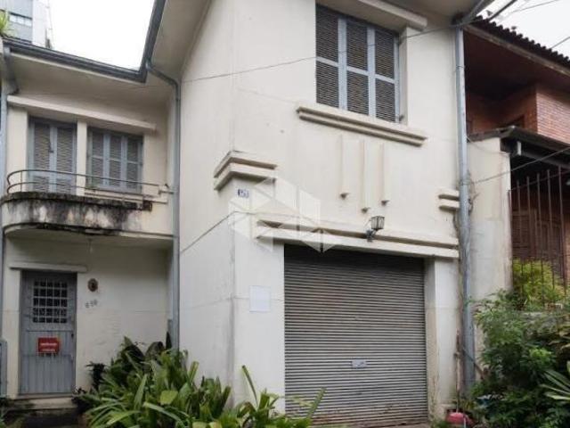 Casa Sobrado, em ótima localização, 217m², Bairro Auxiliadora