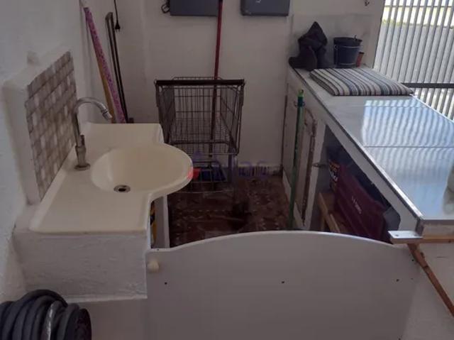 Casa Sobrado em Loteamento Municipal Sao Carlos 3 São Carlos