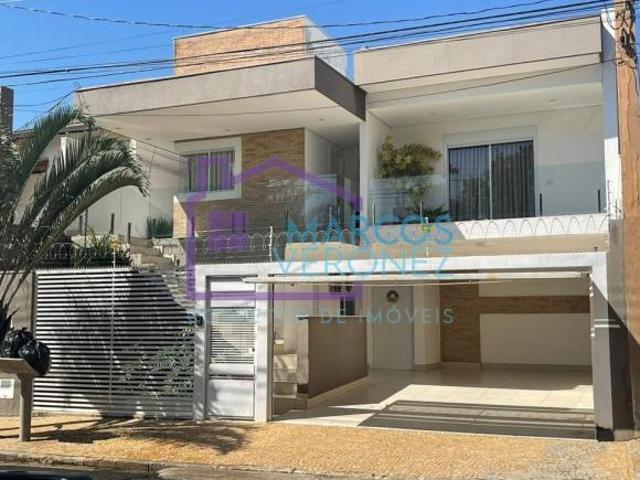 Casa Sobrado em Marília