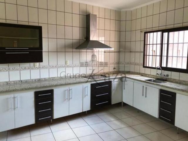 Casa Sobrado em São José dos Campos