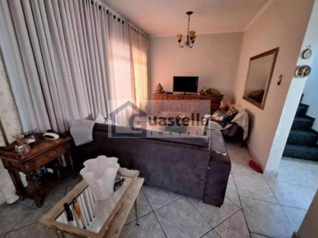 Casa Sobrado em Santa Terezinha, SBC | 216m² à Venda
