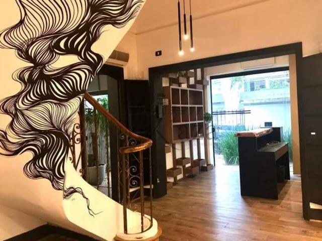 Casa sobrado estilo neoclássico Jardim Paulistano 323m²