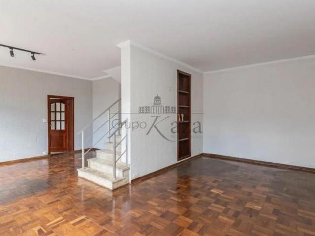 Casa Sobrado Itaim Bibi 2 Dormitórios 237m²