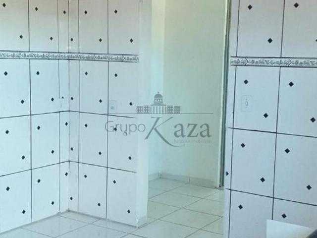 Casa Sobrado Jardim Cerejeiras 2 Dormitórios 229,40m²