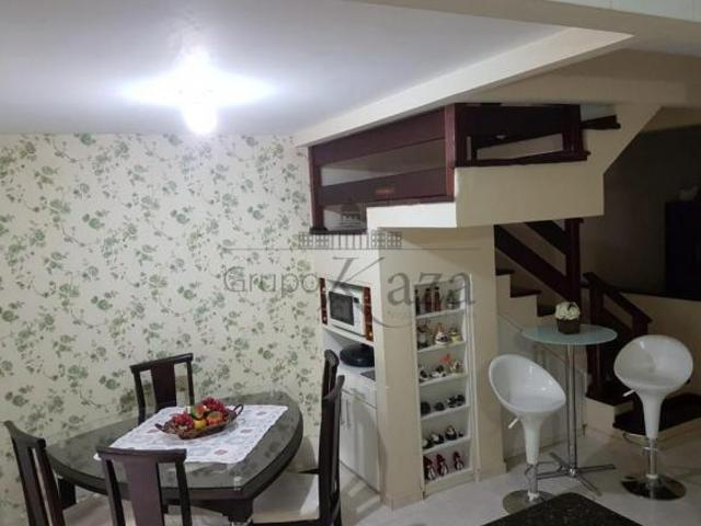 Casa Sobrado Jardim das Flores 3 Dormitórios 150m². Estuda Permuta