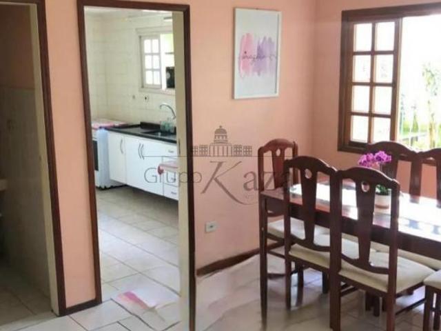 Casa Sobrado Jardim das Industrias 4 Dormitórios 207,91m²
