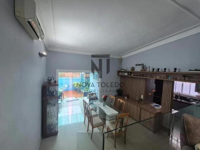 Casa Sobrado Jardim das Industrias 4 Dormitórios 300m²