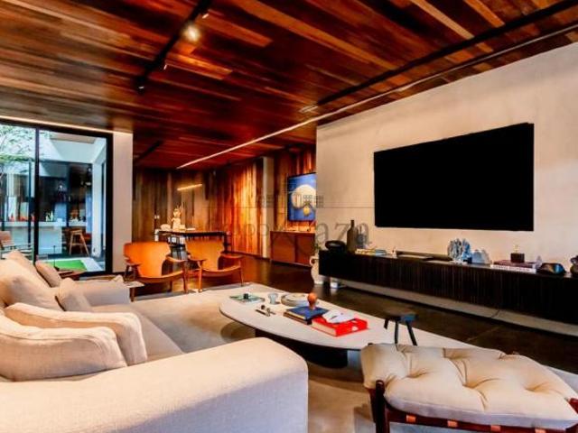 Casa Sobrado Jardim Europa 4 Dormitórios 240m²