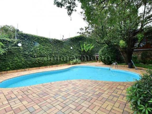CASA SOBRADO JARDIM GUEDALA 4 DORMITÓRIOS 5 VAGAS