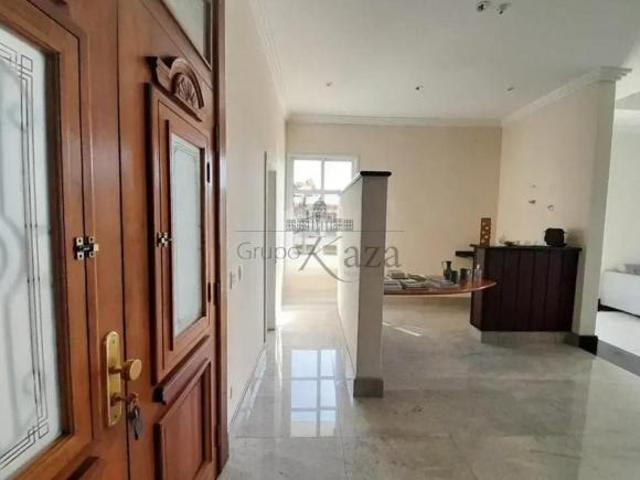 Casa Sobrado Jardim Guedala 4 Dormitórios 700m²