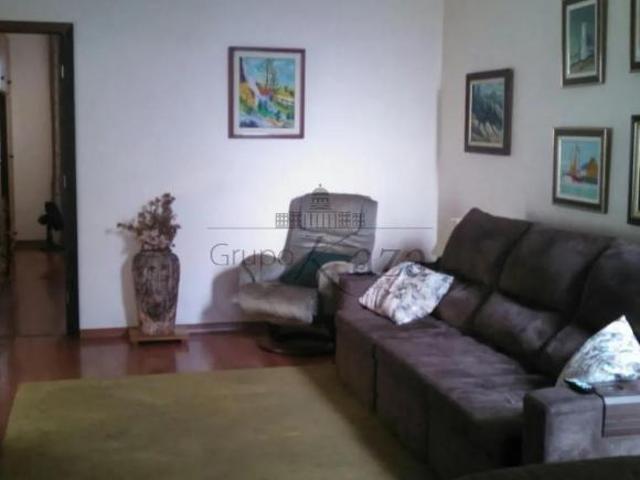 Casa Sobrado Jardim Luzitânia 5 Dormitórios 400m²