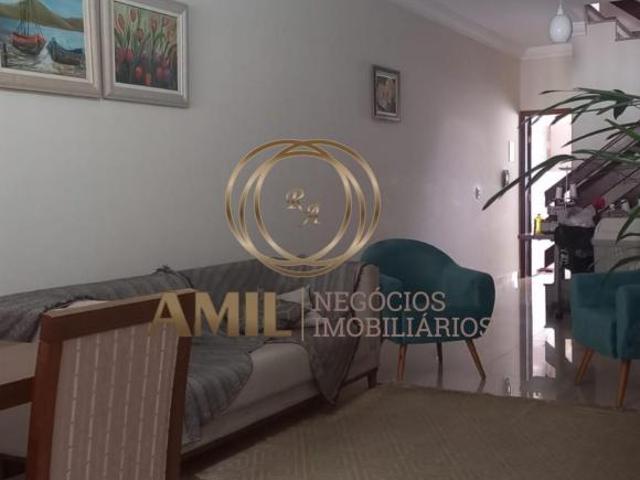 Casa Sobrado / Jardim Satélite / 03 dormitórios / 02 suites / 194m² / São José dos Campos