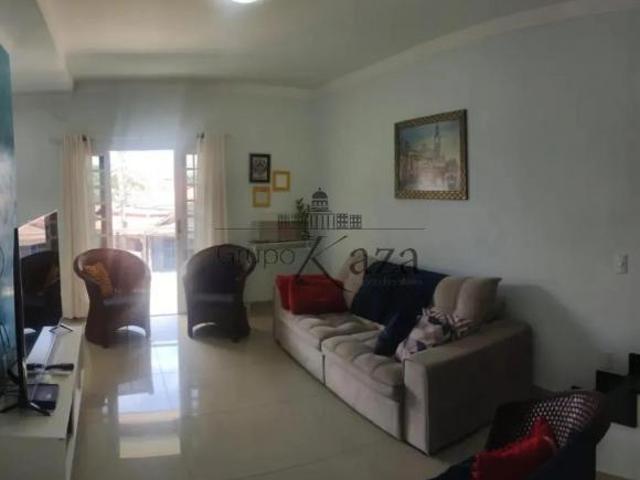 Casa Sobrado Jardim Torrão de Ouro 4 Dormitórios 280,62m² MOBILIADA