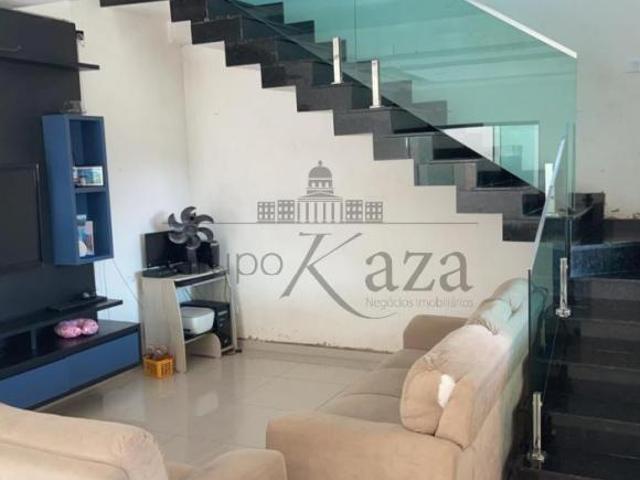 Casa Sobrado Loteamento Villa Branca Jacareí 6 Dormitórios 348m²