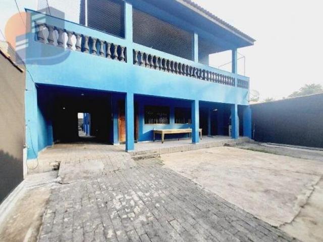 Casa Sobrado! Localização Privilegiada a 300 metros da Praia do Guaiba