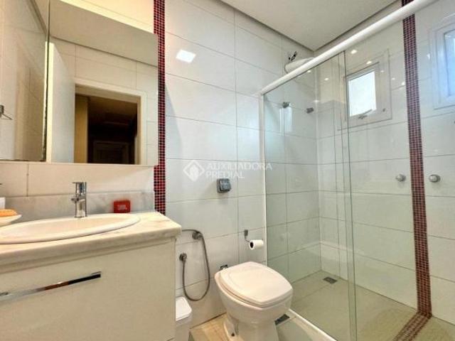 Casa Sobrado mobiliado, fino acabamento, bairro nobre