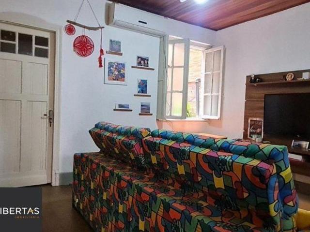 Casa sobrado no Centro de 4 dormitórios