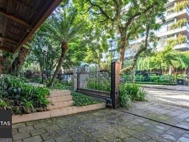 Casa sobrado no bairro Bela Vista de 3 dormitórios e 3 vagas DESOCUPADA