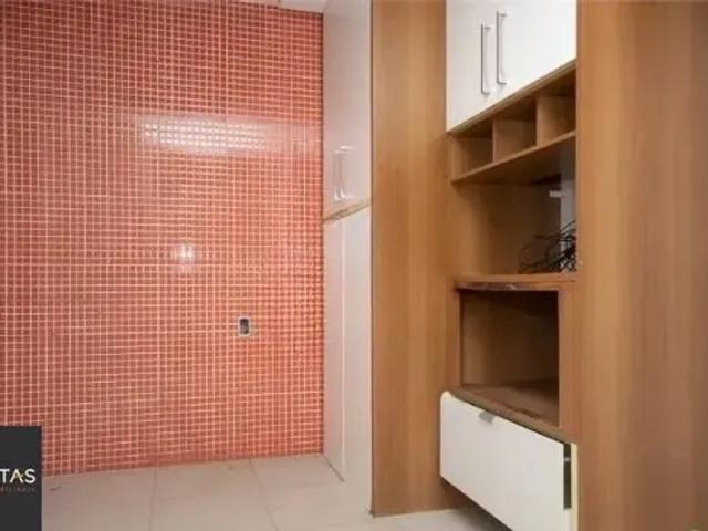 Casa sobrado no bairro Petrópolis de 4 dormitórios e 3 vagas