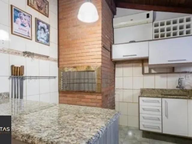 Casa sobrado no bairro Sarandi de 3 dormitórios e 2 vagas