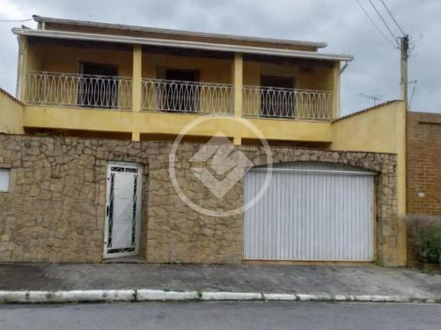 Casa Sobrado no Jardim Amália 04 Dormitórios, sendo 01 suíte Valor de R$750.000,00