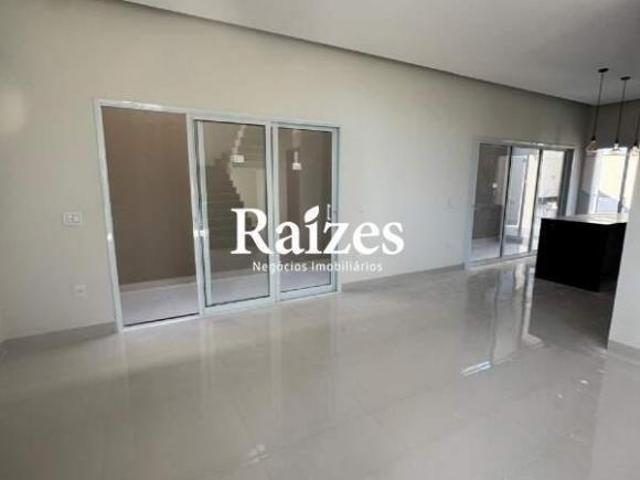 Casa sobrado no Jardim da Colina com 3 suítes