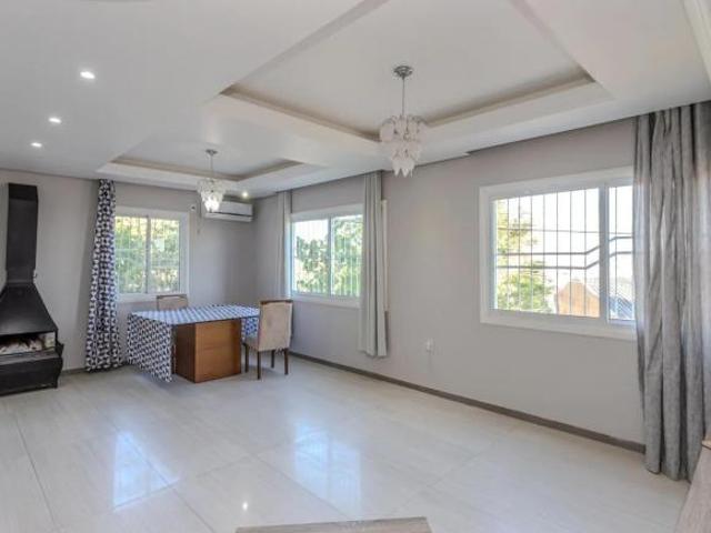 Casa sobrado no Morro Santana de 2 dormitórios e 2 vagas