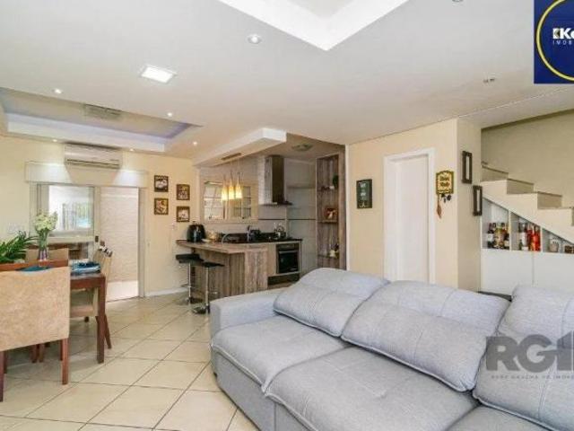 Casa sobrado no Sarandi de 3 dormitórios e vaga