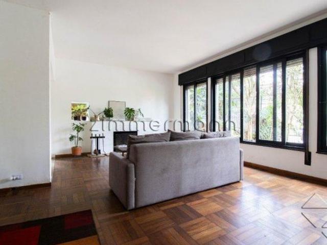 CASA SOBRADO NO PACAEMBU DE 5 DORMITÓRIOS