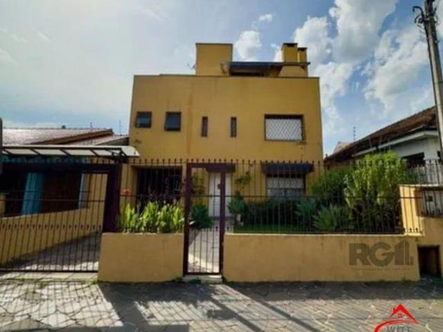 Casa sobrado no Partenon de 5 dormitórios