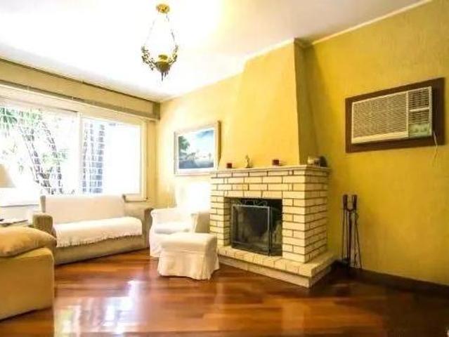 Casa sobrado no Petrópolis com 7 dormitórios e 4 vagas