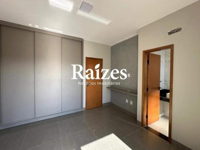 Casa Sobrado no Praça Alto Umuarama com 2 suítes