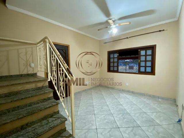 Casa sobrado no Residencial Vista Linda, 03 dormitórios sendo 01 suíte, 146m², em São José dos Campo