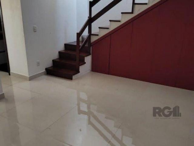 Casa sobrado no Verdes Campos de 3 dormitórios e 4 vagas