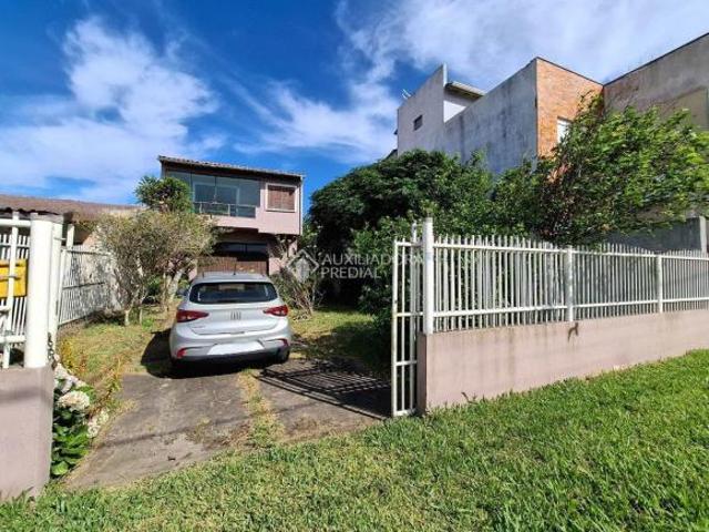 Casa sobrado na Avenida Central, com potencial comercial!