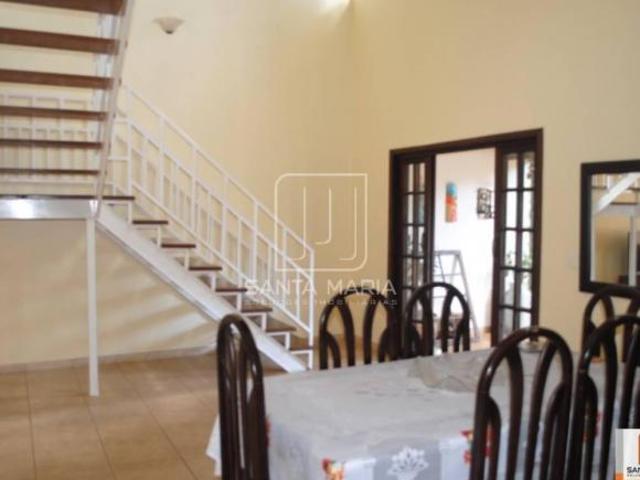 Casa sobrado na rua 2 dormitórios, cozinha planejada