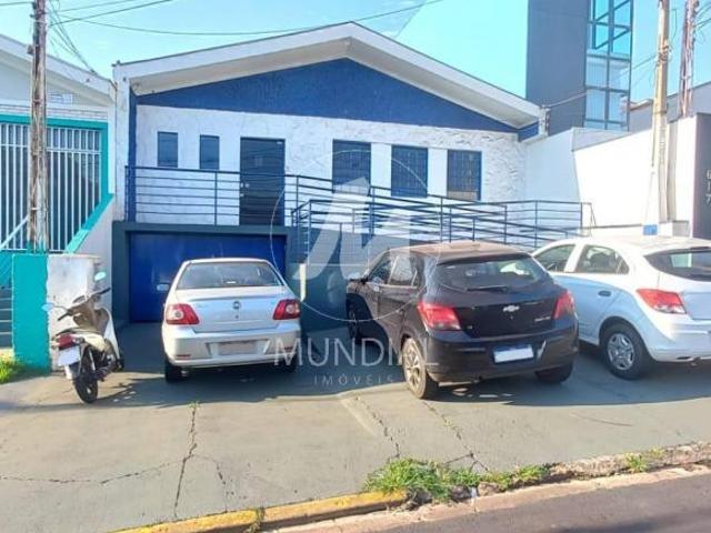 Casa sobrado na rua 3 dormitórios, cozinha planejada