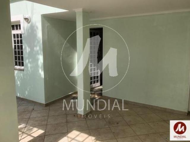 Casa sobrado na rua 3 dormitórios, cozinha planejada
