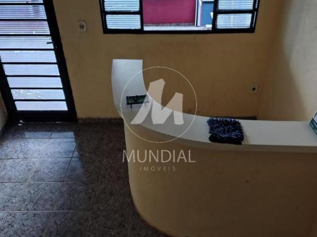 Casa sobrado na rua 3 dormitórios, cozinha planejada