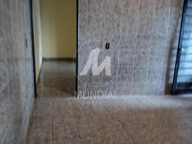 Casa sobrado na rua 3 dormitórios, cozinha planejada