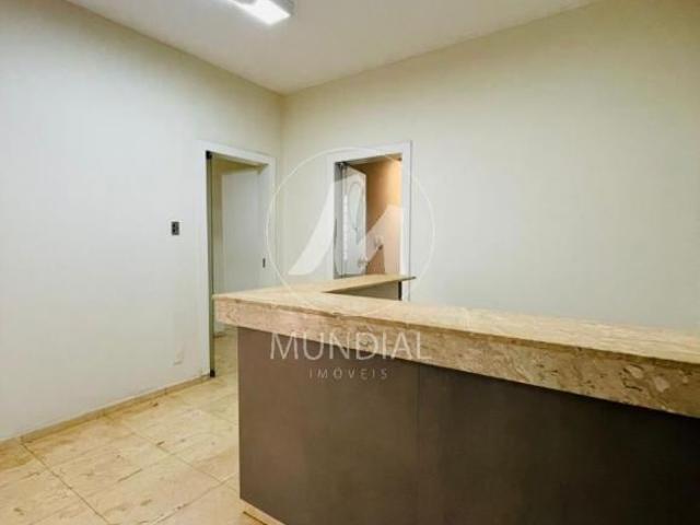 Casa sobrado na rua 3 dormitórios, cozinha planejada