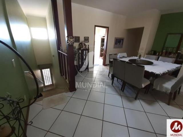 Casa sobrado na rua 3 dormitórios/suite, cozinha planejada