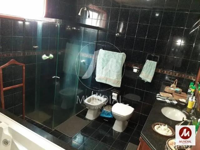 Casa sobrado na rua 4 dormitórios, cozinha planejada