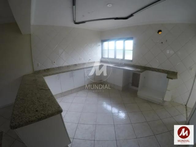 Casa sobrado na rua 4 dormitórios/suite, cozinha planejada